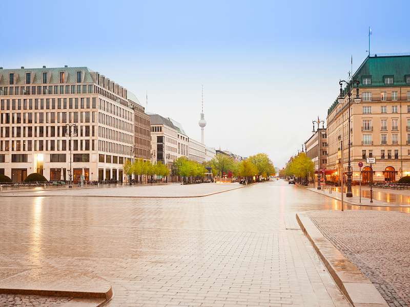 Pariser Platz in Berlin, direkt vor dem Brandenburger Tor